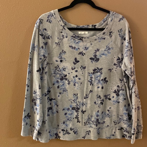 Maurices | Tops | Maurices Adorable Floral Crewneck Sweatshirt | Poshmark